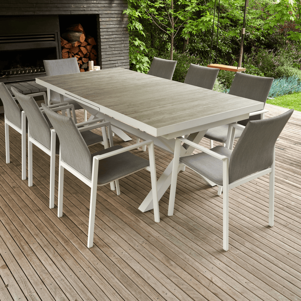7 Best Outdoor Tables for Large Family Gatherings
